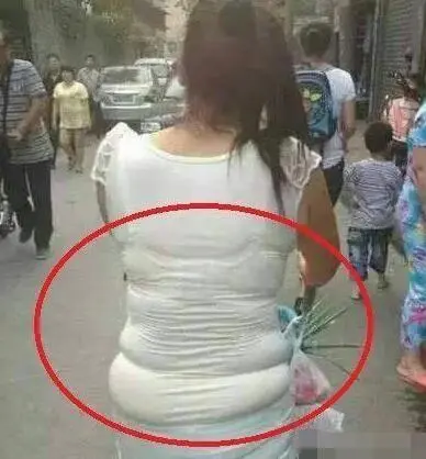 Wife is too capricious! I have to wear such small clothes, so many ...